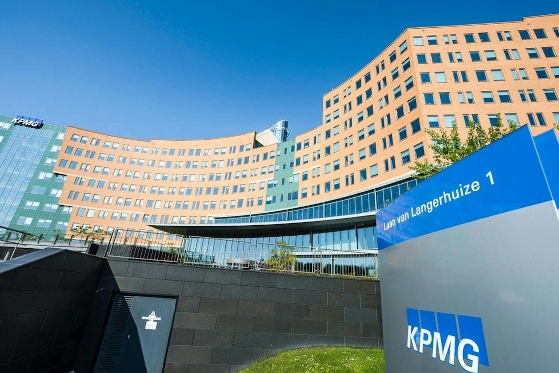 KPMG voert gebruik van AI bij audits verder op - Accountantweek